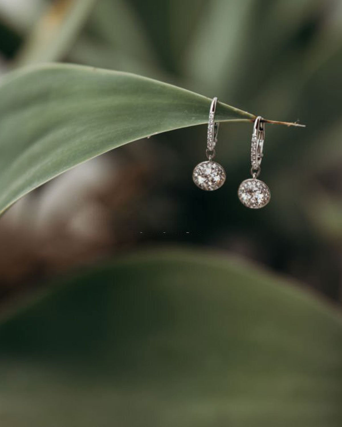 Bí Quyết Chọn Bông Tai Ngày Cưới Cho Cô Dâu Đẹp Mọi Góc Độ – JUNIE VN